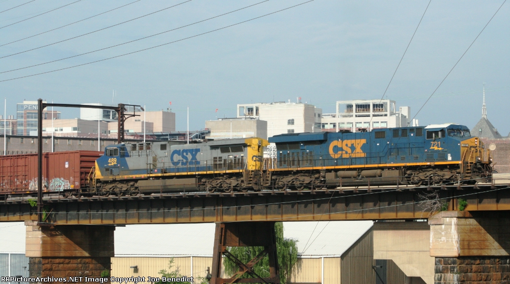 CSX 721 & 489